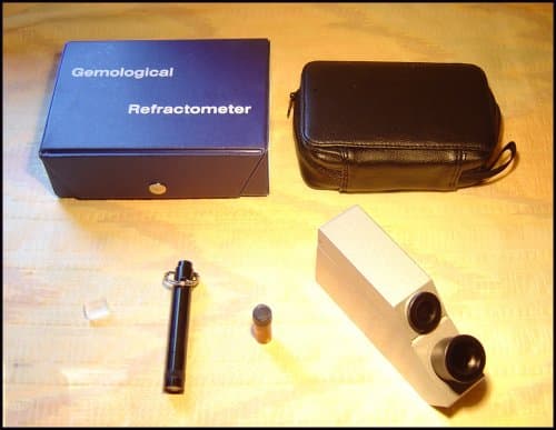 The Spectroscope: A Gemologist's Guide - Gem Society - International ...