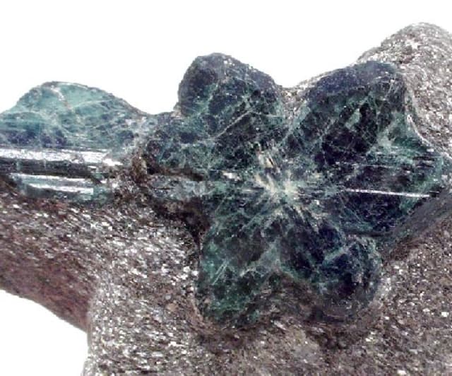 Alexandrite Value, Price, and Jewelry Information - International Gem ...