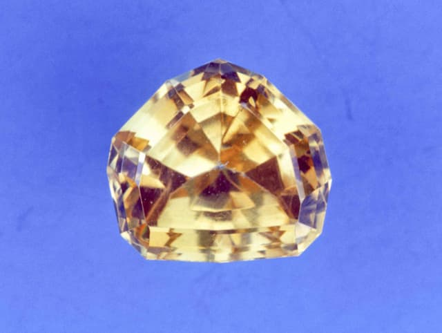 Anglesite Photos & Images - Gem Gallery | International Gem Society