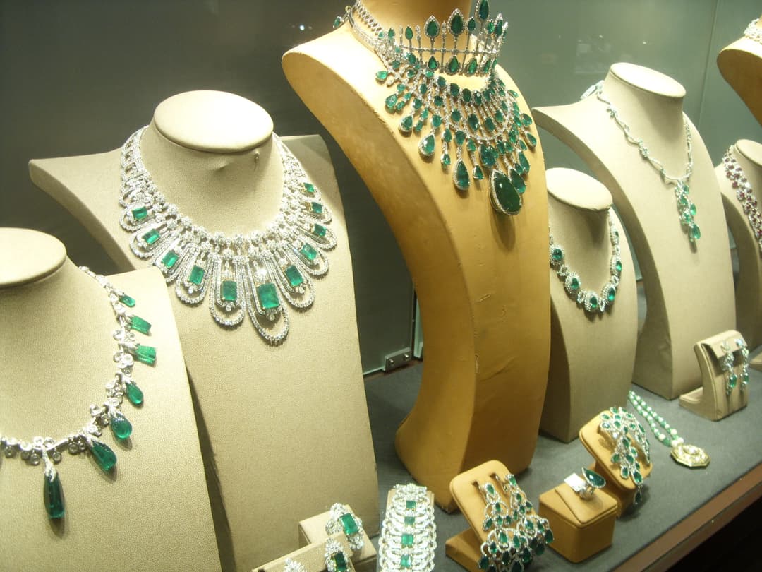 What Does the GIA Colored Gem Grading Code Mean? - Gem Society ...