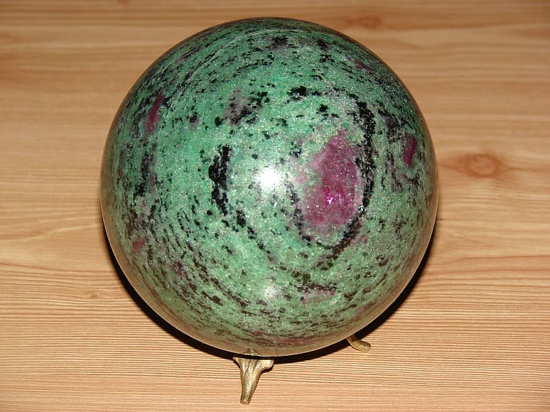 Tanzanite (Zoisite) Value, Price, and Jewelry Information - Gem Society