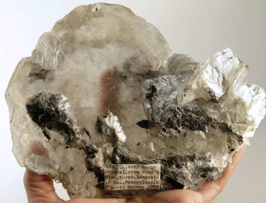 Brucite Value, Price, and Jewelry Information - Gem Society