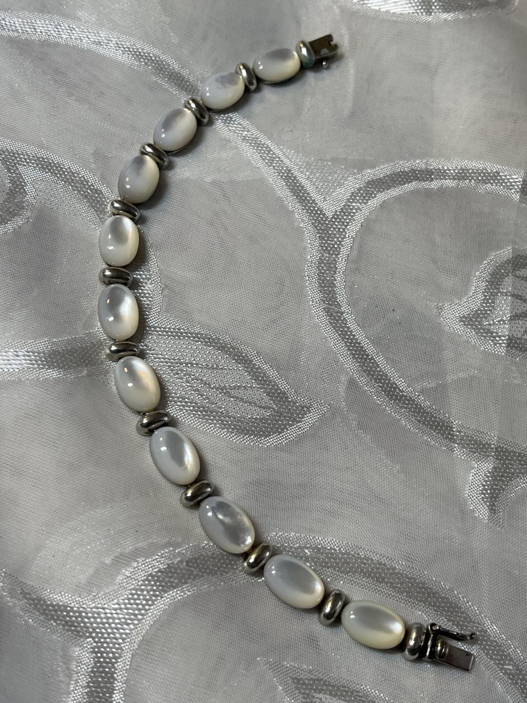 Healing Gemstones? Ancient Crystals for Modern Wellness - IGS