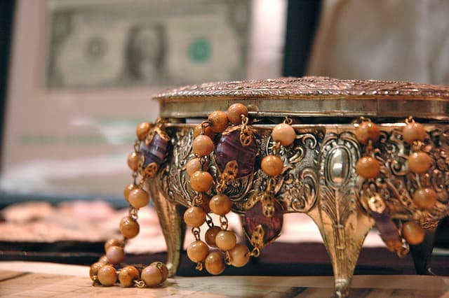 Determining Gemstone Value, Price, and Appraisals - International Gem ...