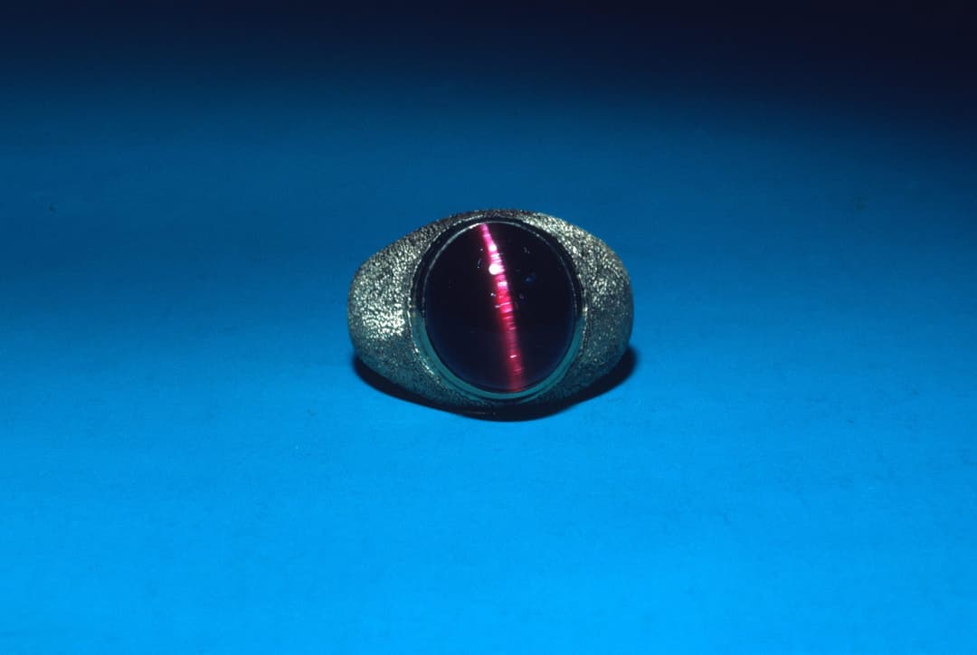 Evaluating Gem Color: Hue, Tone, and Saturation - Gem Society