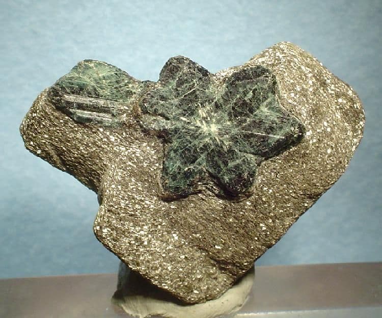 Alexandrite Value, Price, and Jewelry Information - Gem Society