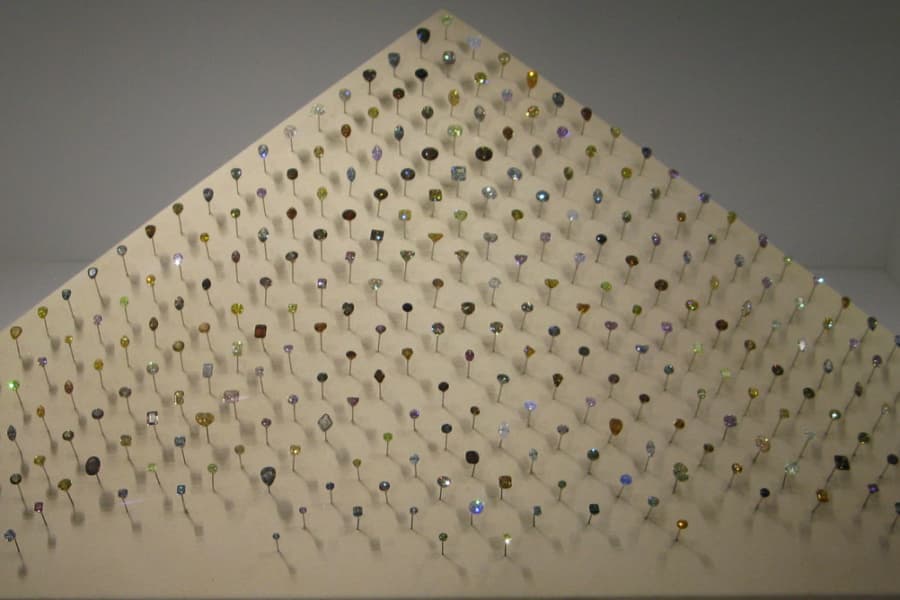 How Does Diamond Fluorescence Affect Price and Color? - Gem Society