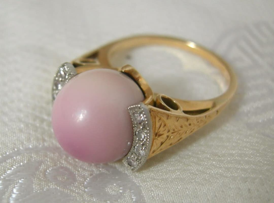 Melo Pearl Buying Guide - International Gem Society