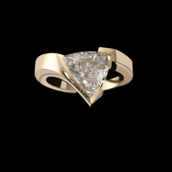 Buying a Trillion-Cut Diamond - International Gem Society