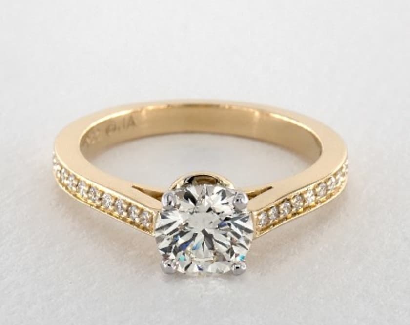 Is an SI2 Clarity Diamond Eye-Clean? - International Gem Society