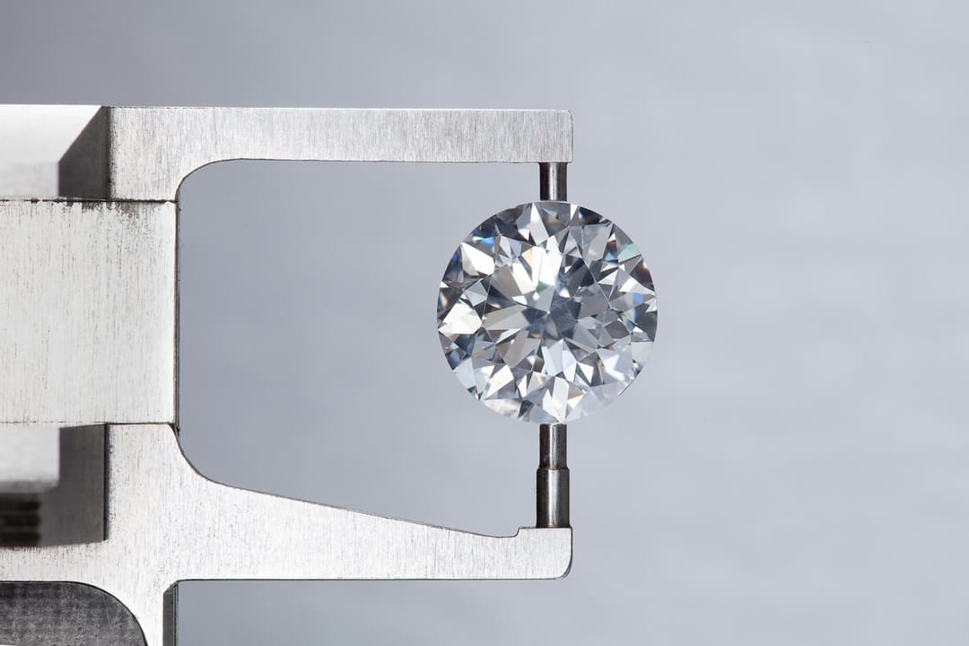 The 4 Cs of Diamonds - Carats - International Gem Society