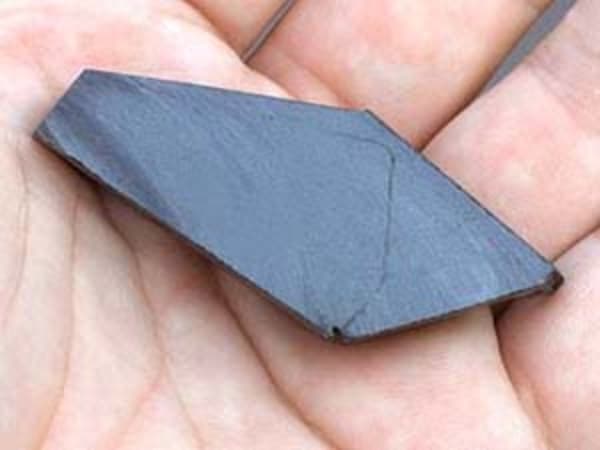 Carving an Arizona Black Jade Pendant - International Gem Society
