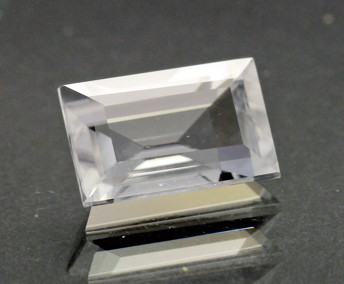 An Introduction to Gemstone Inclusions - International Gem Society