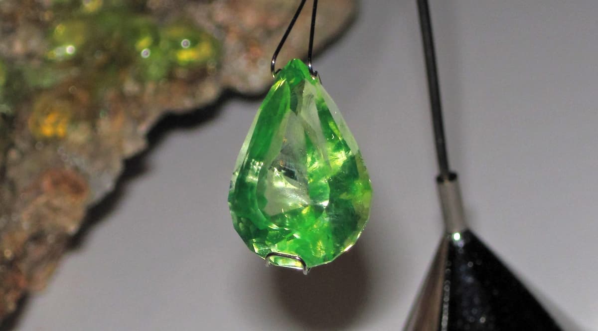 Faceting Made Easy, Part 1: Gemstone Properties - Gem Society