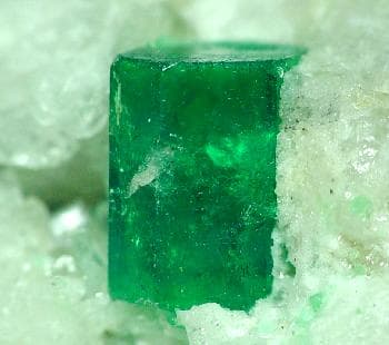 How Do Emeralds Form? - International Gem Society