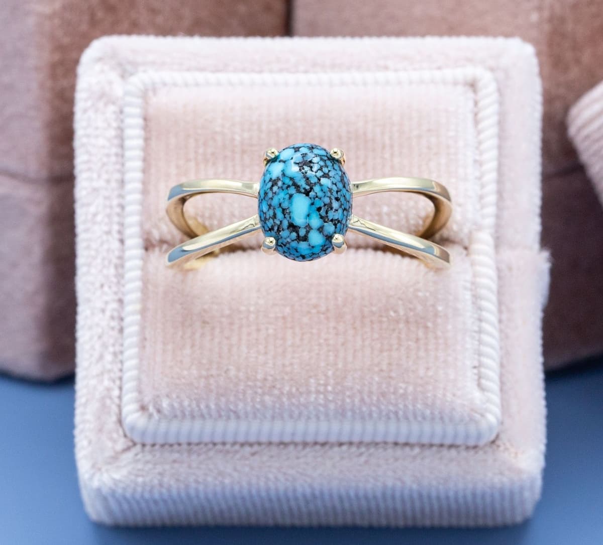 Blue Gemstones: 37 Varieties, Properties & Care Guide - IGS