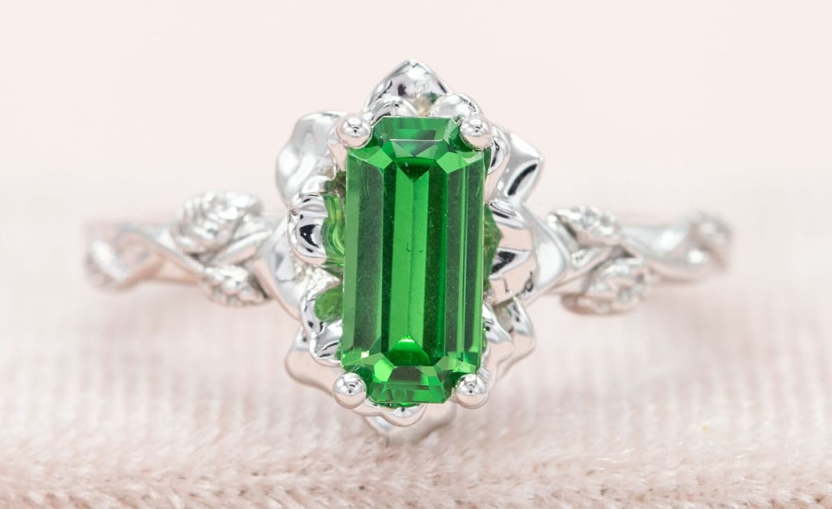32 Green Gemstones: From Everyday Durability to Collector's Rarities ...
