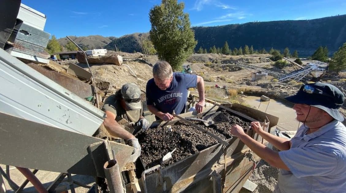 Sapphire Mining in Montana - International Gem Society