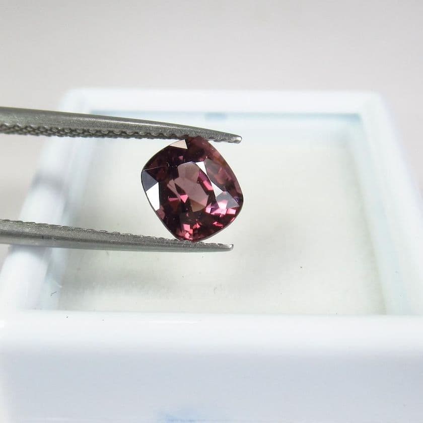 Synthetic Spinel Identification - International Gem Society