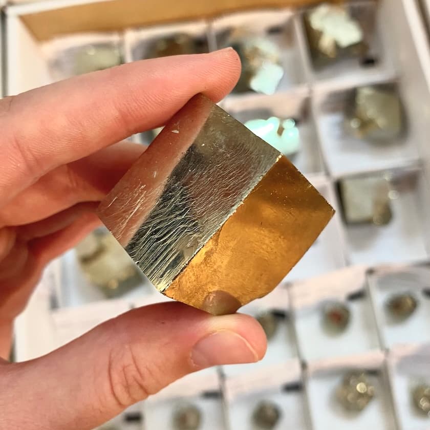 Mineralogy of Sulfides and Sulfosalts - International Gem Society