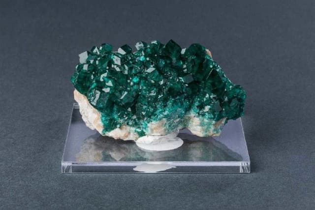 Dioptase Value, Price, and Jewelry Information - International Gem Society