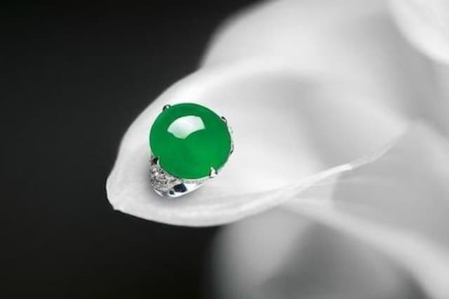 Jade Engagement Ring Guide - International Gem Society