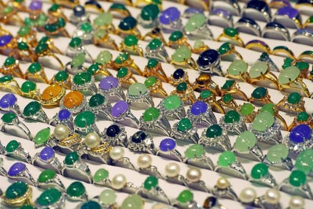 Jade Engagement Ring Guide - International Gem Society