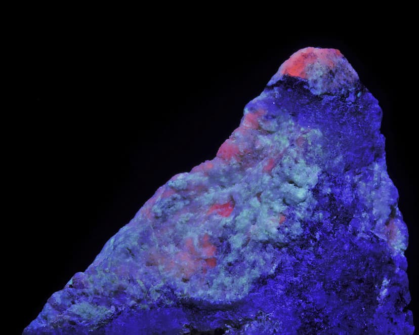 What is Gemstone Luminescence? - International Gem Society