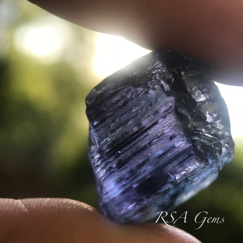 Buying, Cutting and Evaluating Rough Gemstones - International Gem Society