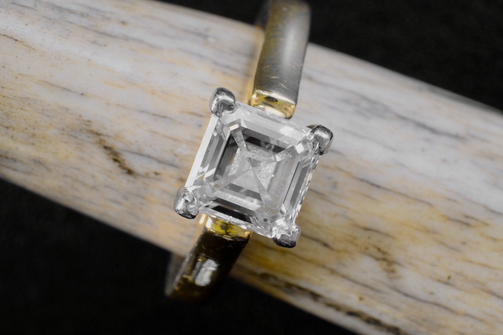 Diamond - Natural, Faceted, Colorless - International Gem Society