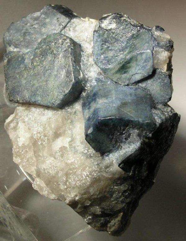 Triphylite (Tryphylite) Value, Price, and Jewelry Information ...