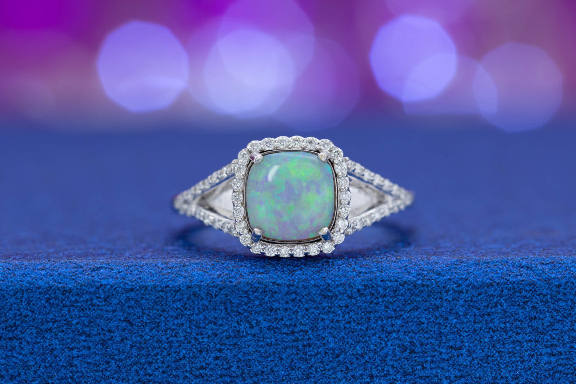 An Incredible Union of Colors: Choosing Opal Engagement Ring Stones - IGS